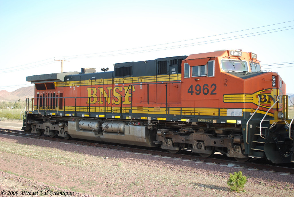 BNSF 4962